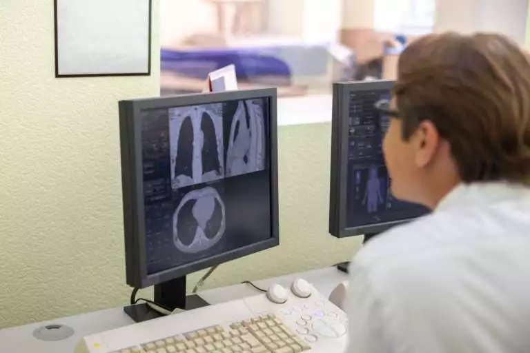 Tomografia do tórax: como é feito o exame e indicações